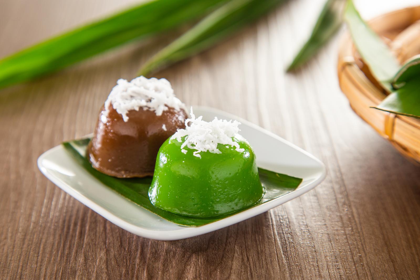Kuih kosui, traditional Malaysian Nyonya sweet dessert cake. It - The ...