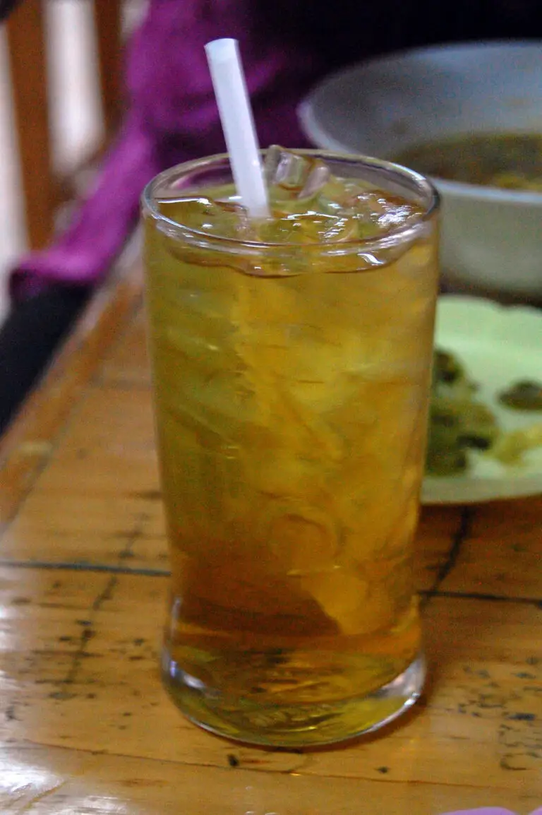 17 Unique Malay Drinks to Quench Your Thirst - The Roaming Fork