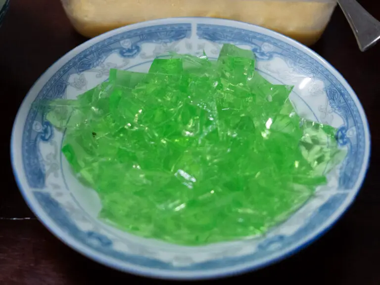 Che Ba Mau Vietnamese Three-Color Dessert - The Roaming Fork