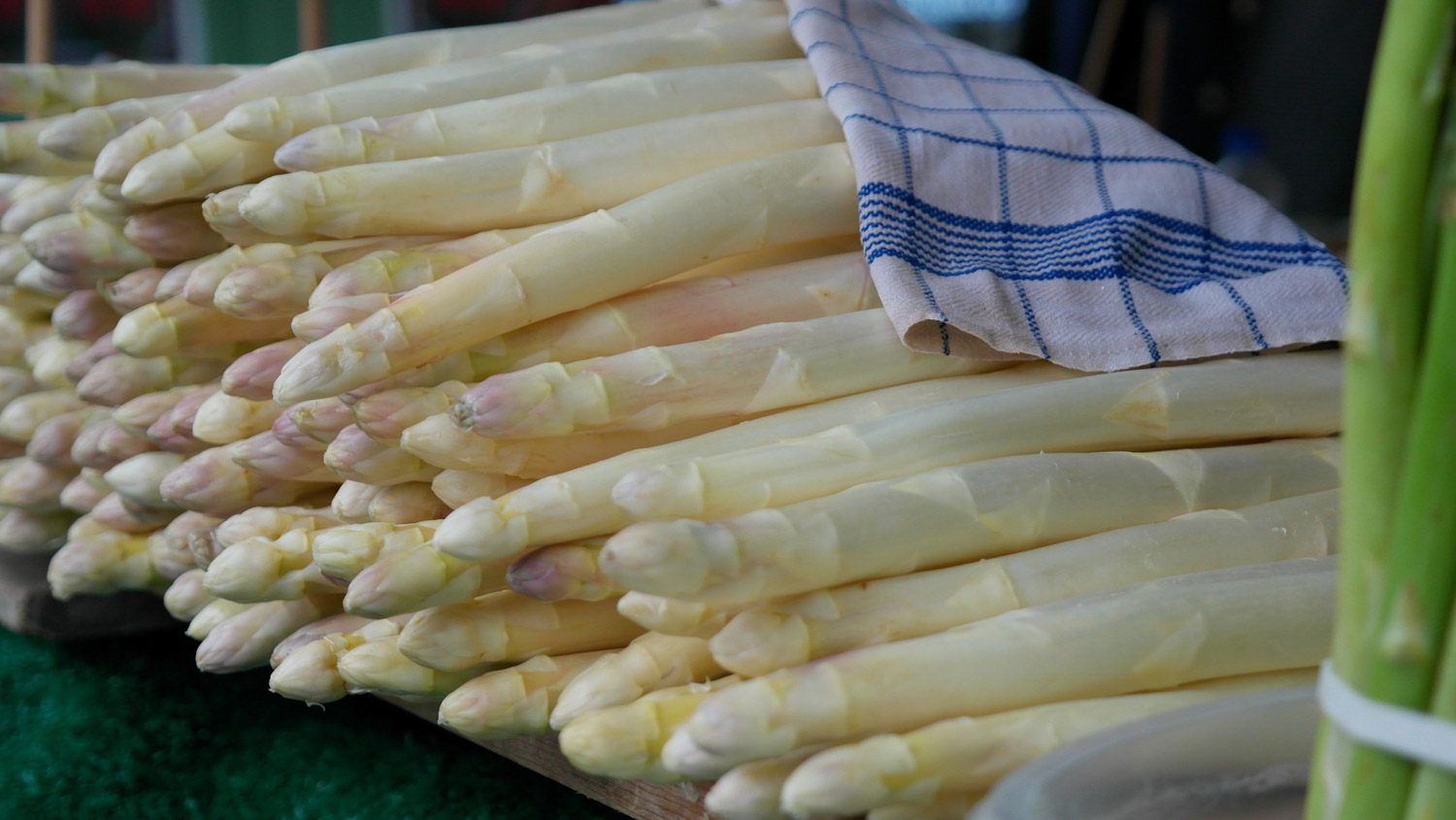 Substitutes for Asparagus: 9 Creative Ingredients to Try - The Roaming Fork
