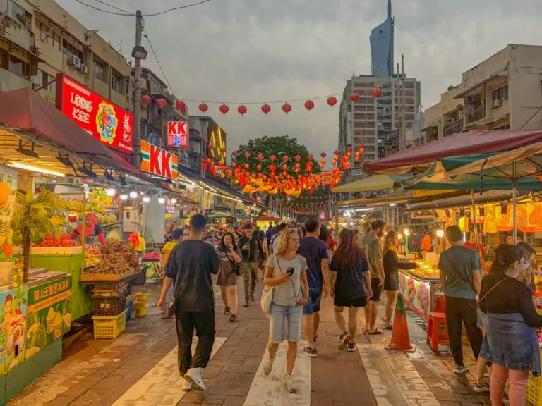 Jalan Alor Food Street - Must Visit for Foodies - The Roaming Fork