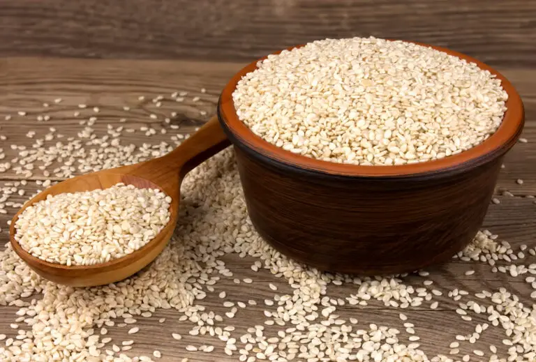 The Best Substitute for Poppy Seeds for the Nutty and Crunchy ...