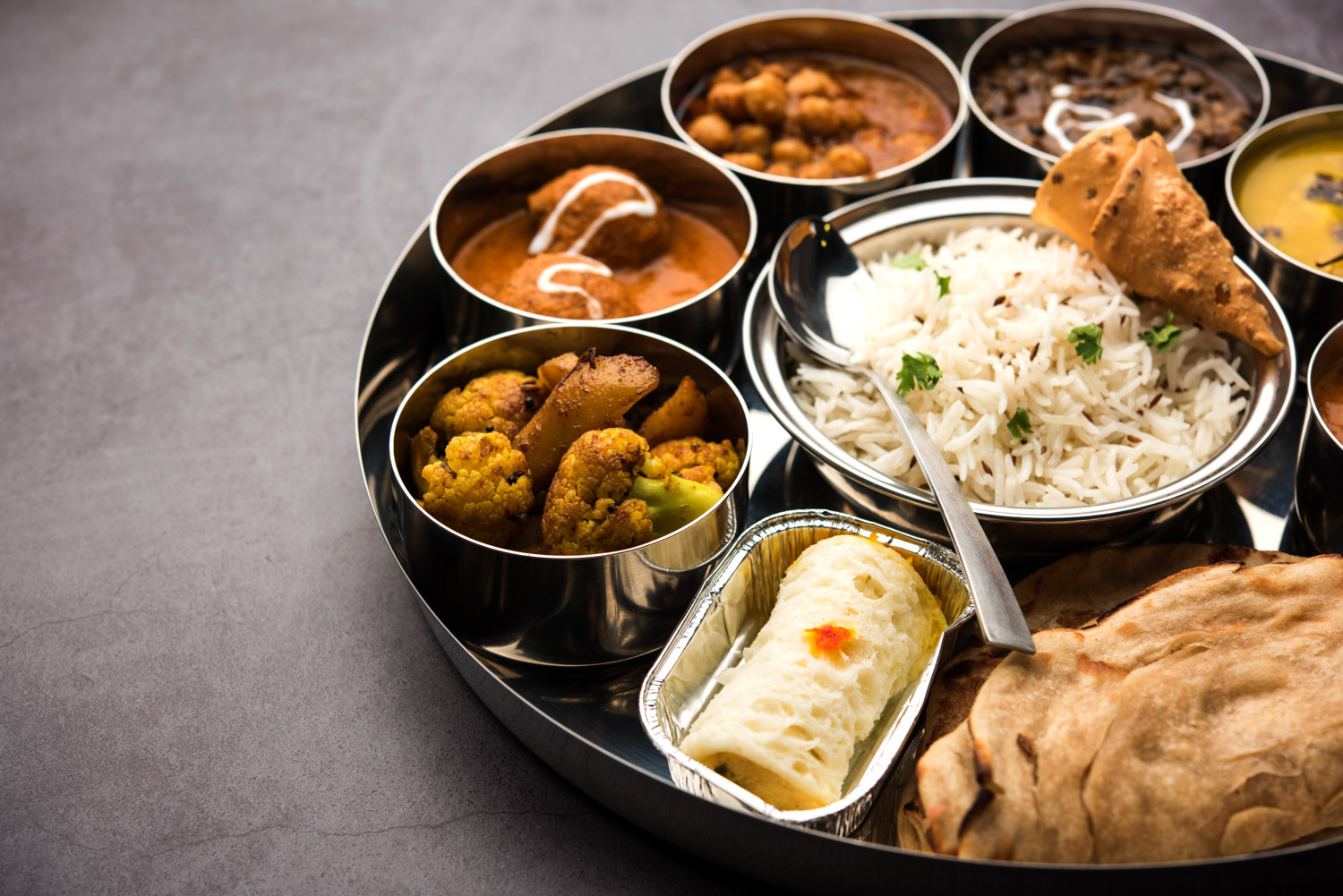 10 Best Vegetarian Indian Cookbooks for a Vegetarian Diet - The Roaming ...
