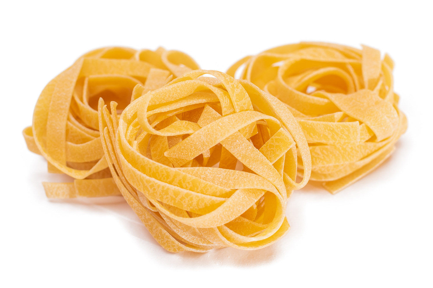Fettuccine vs Linguine: Choosing Your Perfect Pasta - The Roaming Fork